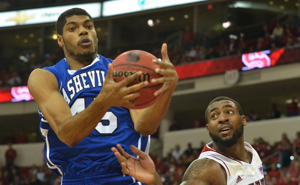 Bucks To Sign Jaleel Roberts | Hoops Rumors