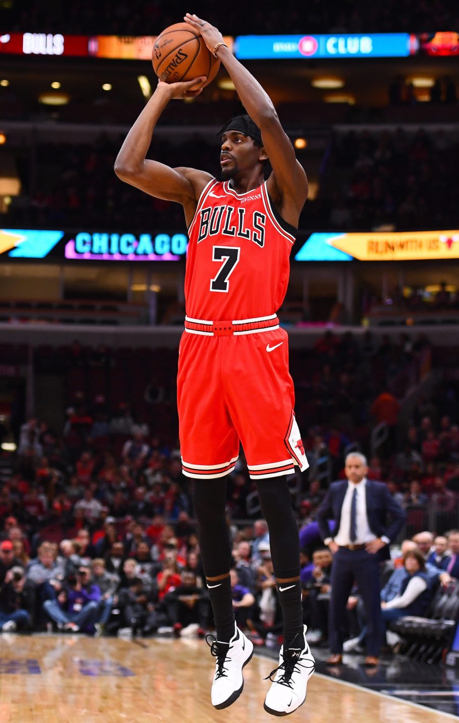 Bulls Trade Holiday To Grizzlies For Selden, Brooks, Picks | Hoops Rumors