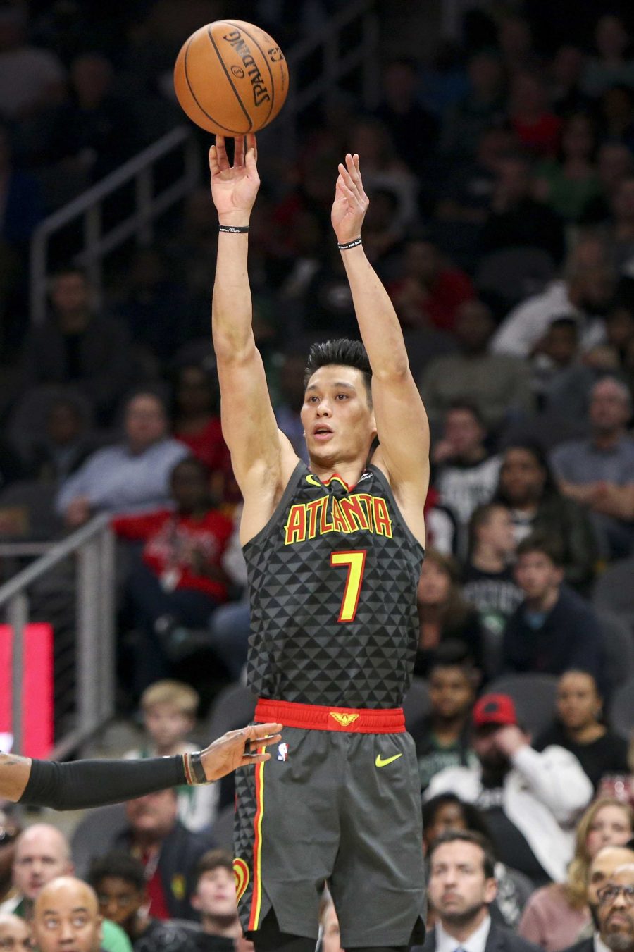 Jeremy Lin Finalizes Buyout With Hawks, Plans To Sign With Raptors ...