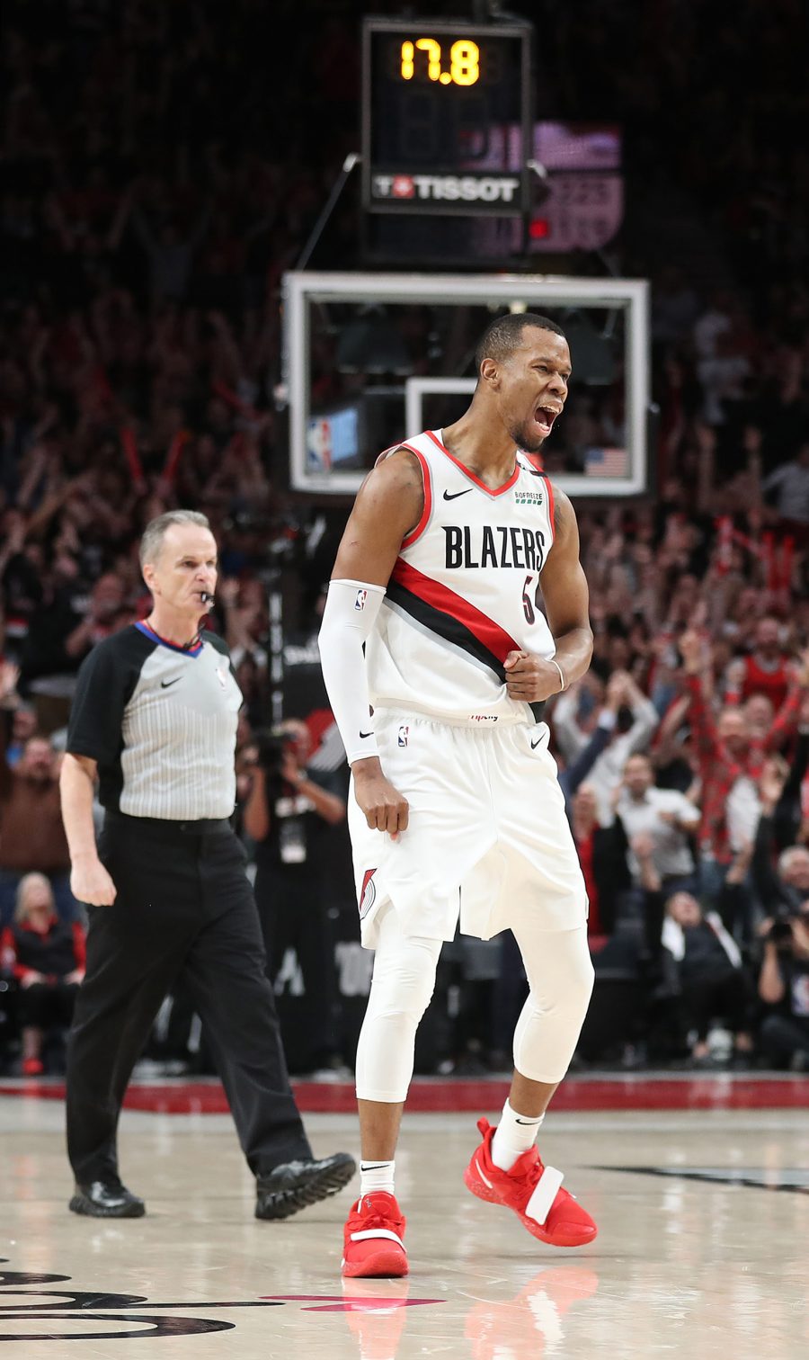 Blazers Re-Sign Rodney Hood | Hoops Rumors