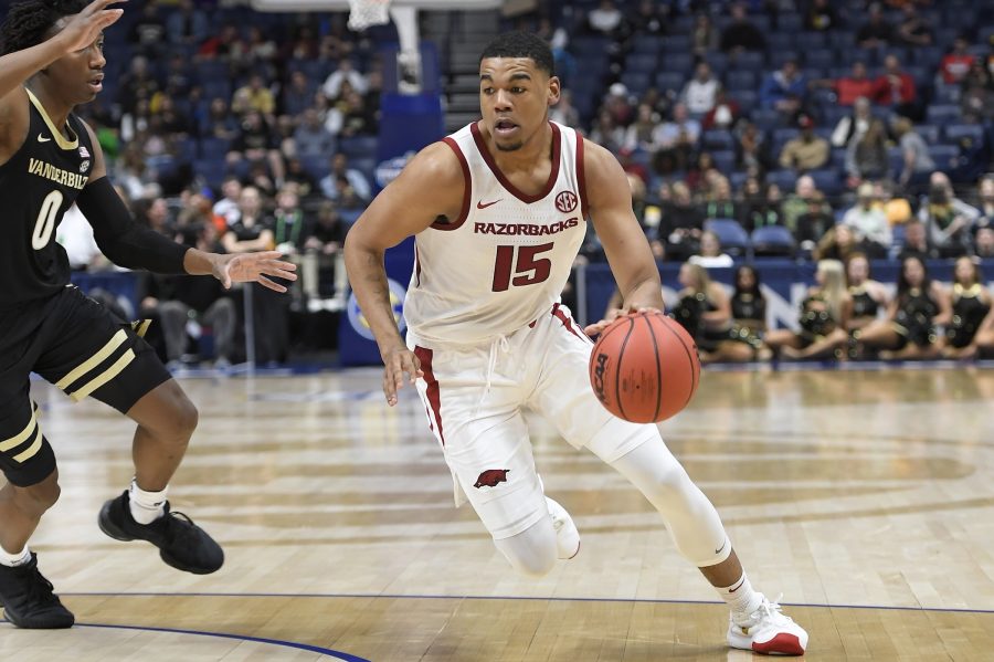 Mason Jones, Saben Lee, Others Declare For Draft | Hoops Rumors