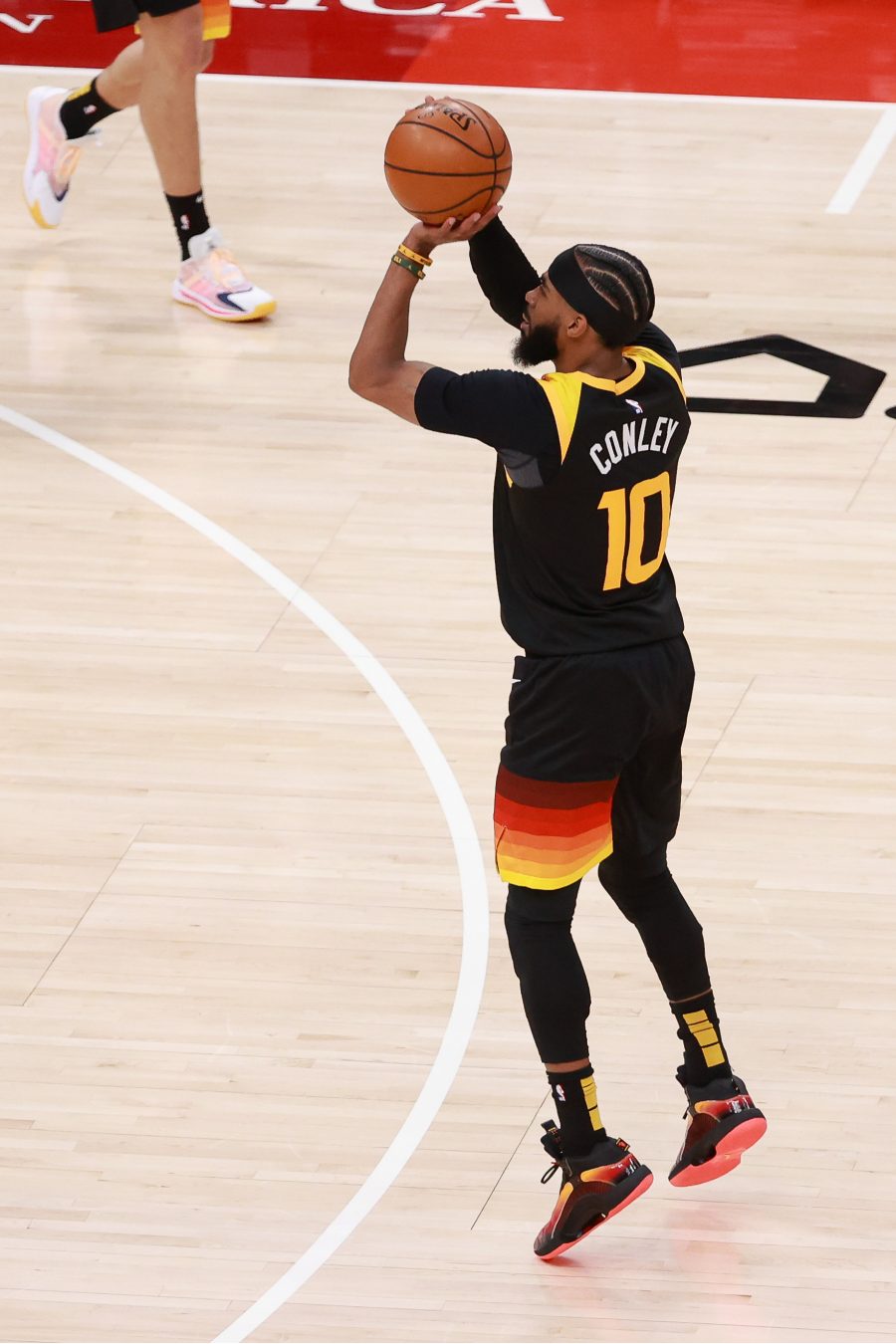 Mike Conley Returns To Jazz On Three-Year Contract | Hoops Rumors