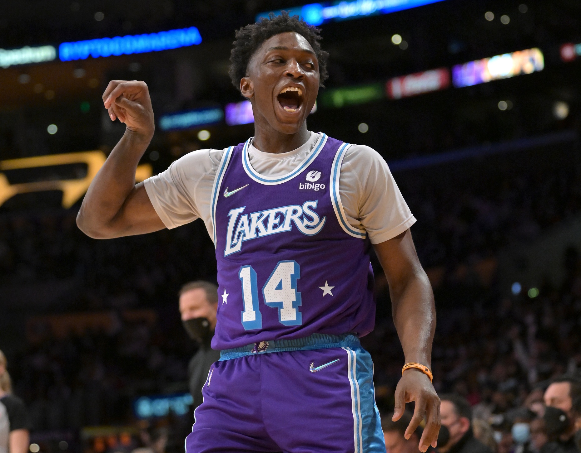 Lakers Sign Stanley Johnson To Two-Year Deal | Hoops Rumors