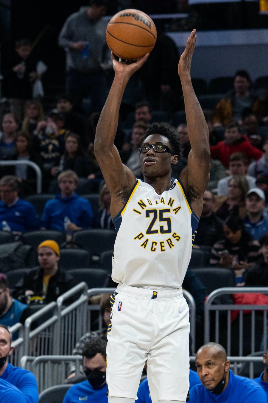 Pacers Re-Sign Jalen Smith | Hoops Rumors