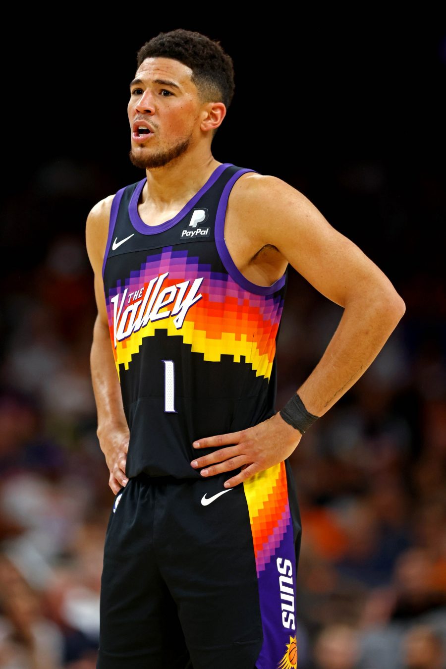 Suns’ Devin Booker Signs Four-Year Super-Max Extension | Hoops Rumors