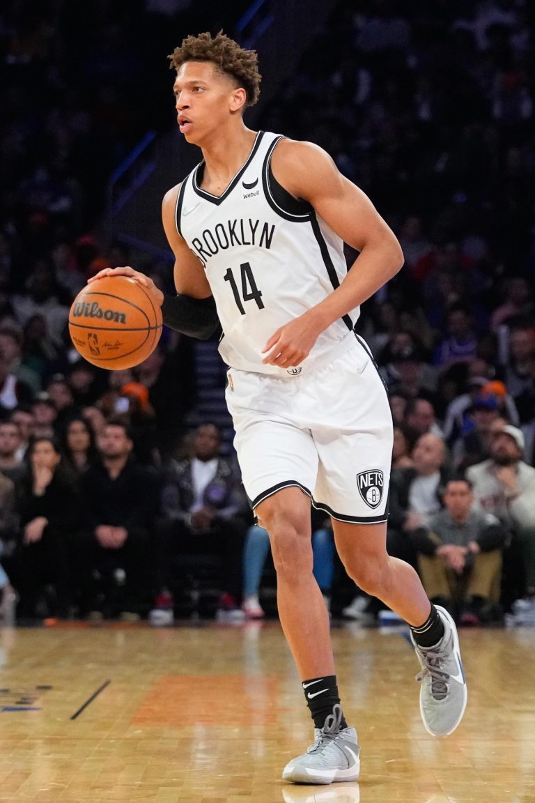 Nets Re-Sign Kessler Edwards | Hoops Rumors