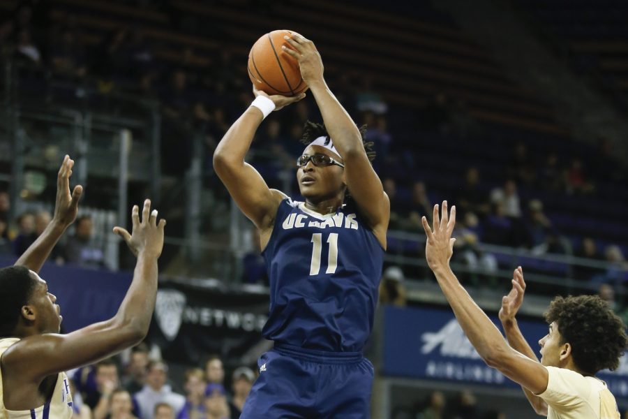 Kings Sign Chima Moneke, Won't Bring Over Sasha Vezenkov | Hoops Rumors