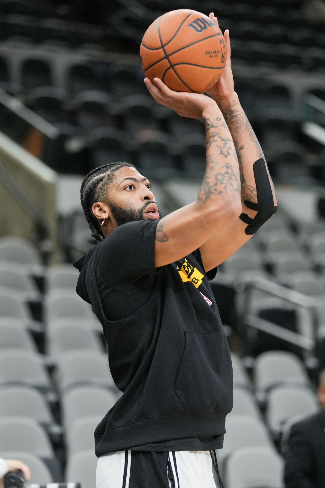 Anthony Davis Set To Return On Wednesday | Hoops Rumors