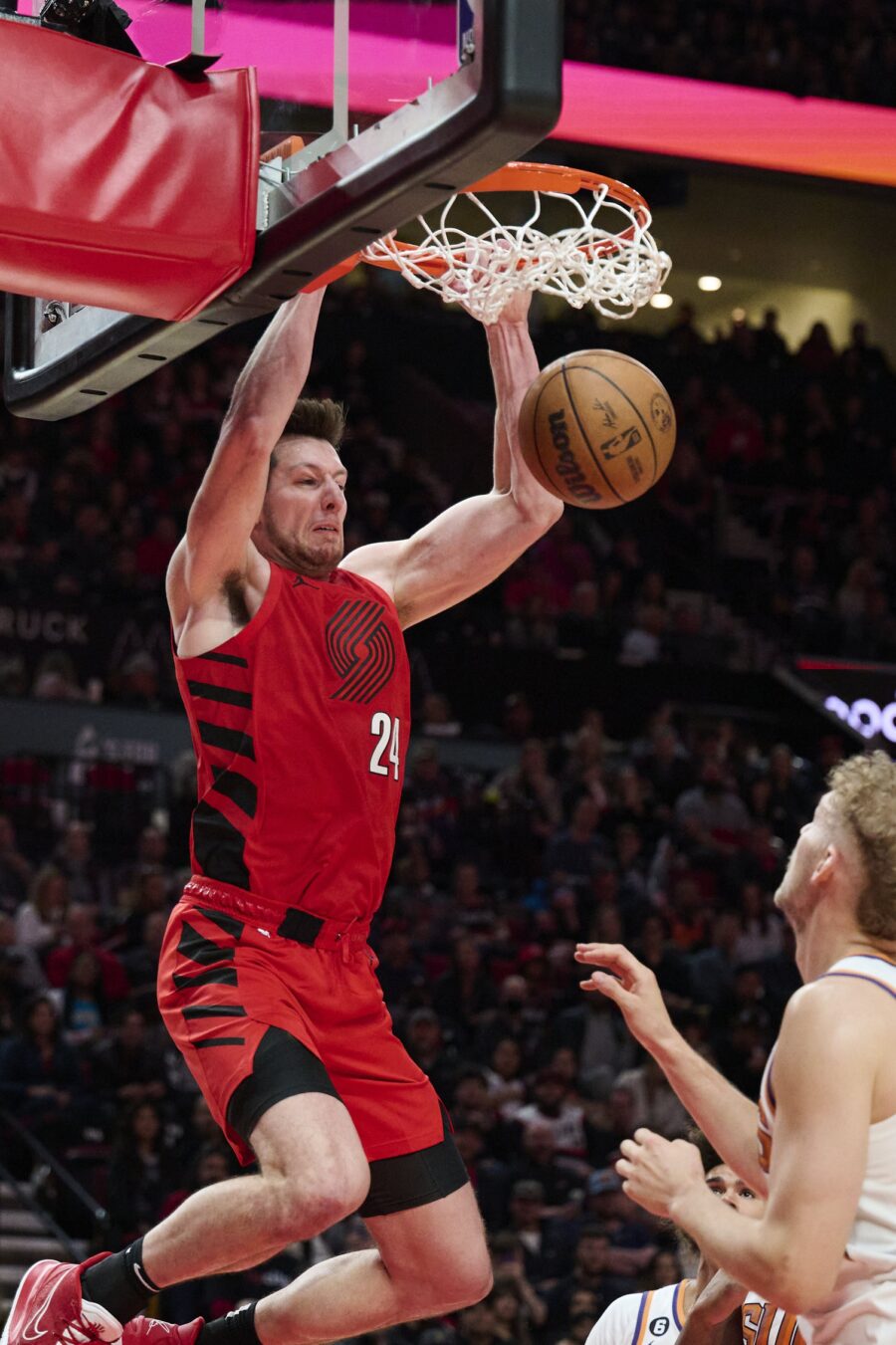 Suns Officially Sign Drew Eubanks, Keita Bates-Diop | Hoops Rumors