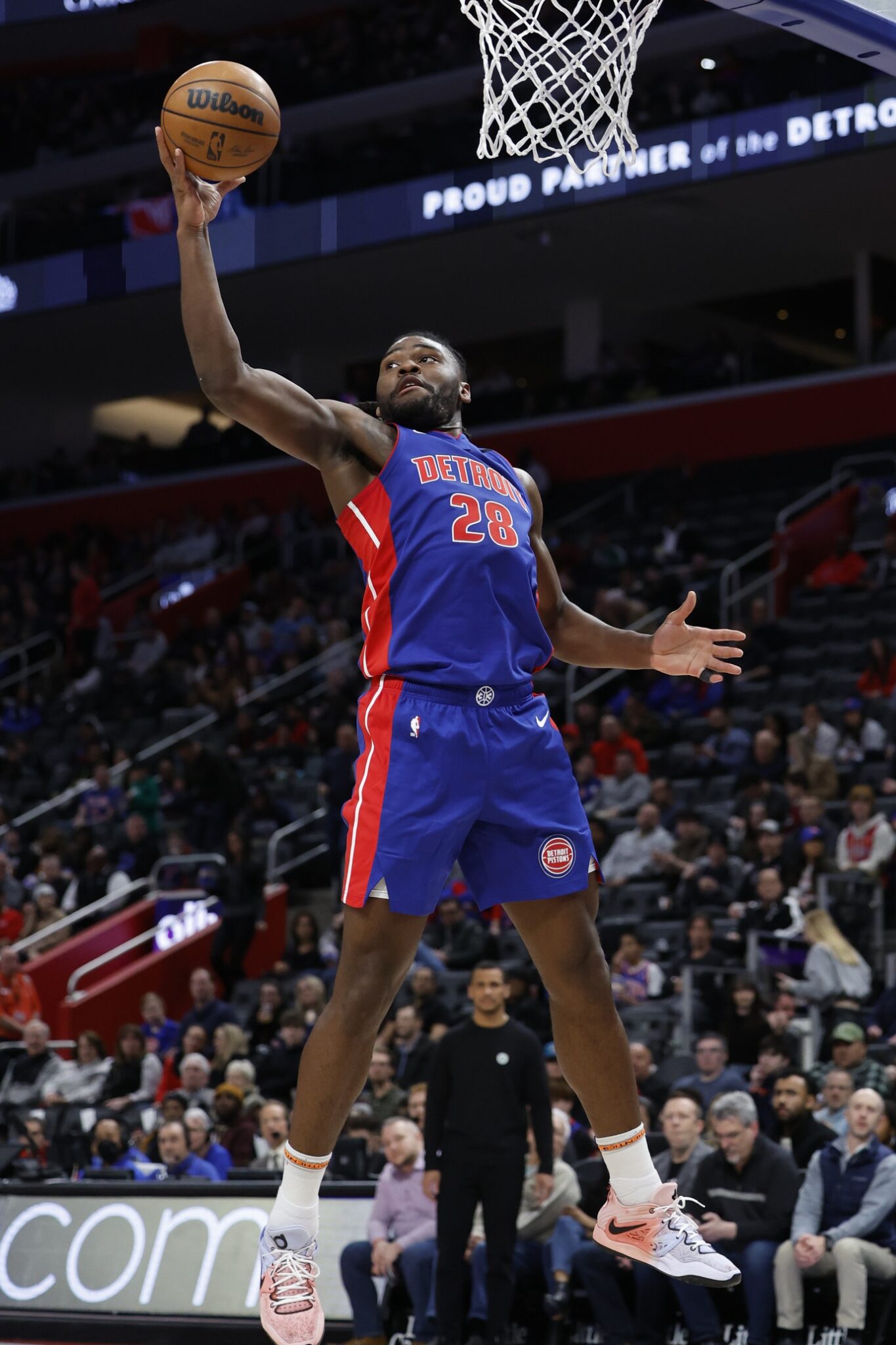 Isaiah Stewart Likely Out For Season With Shoulder Injury | Hoops Rumors