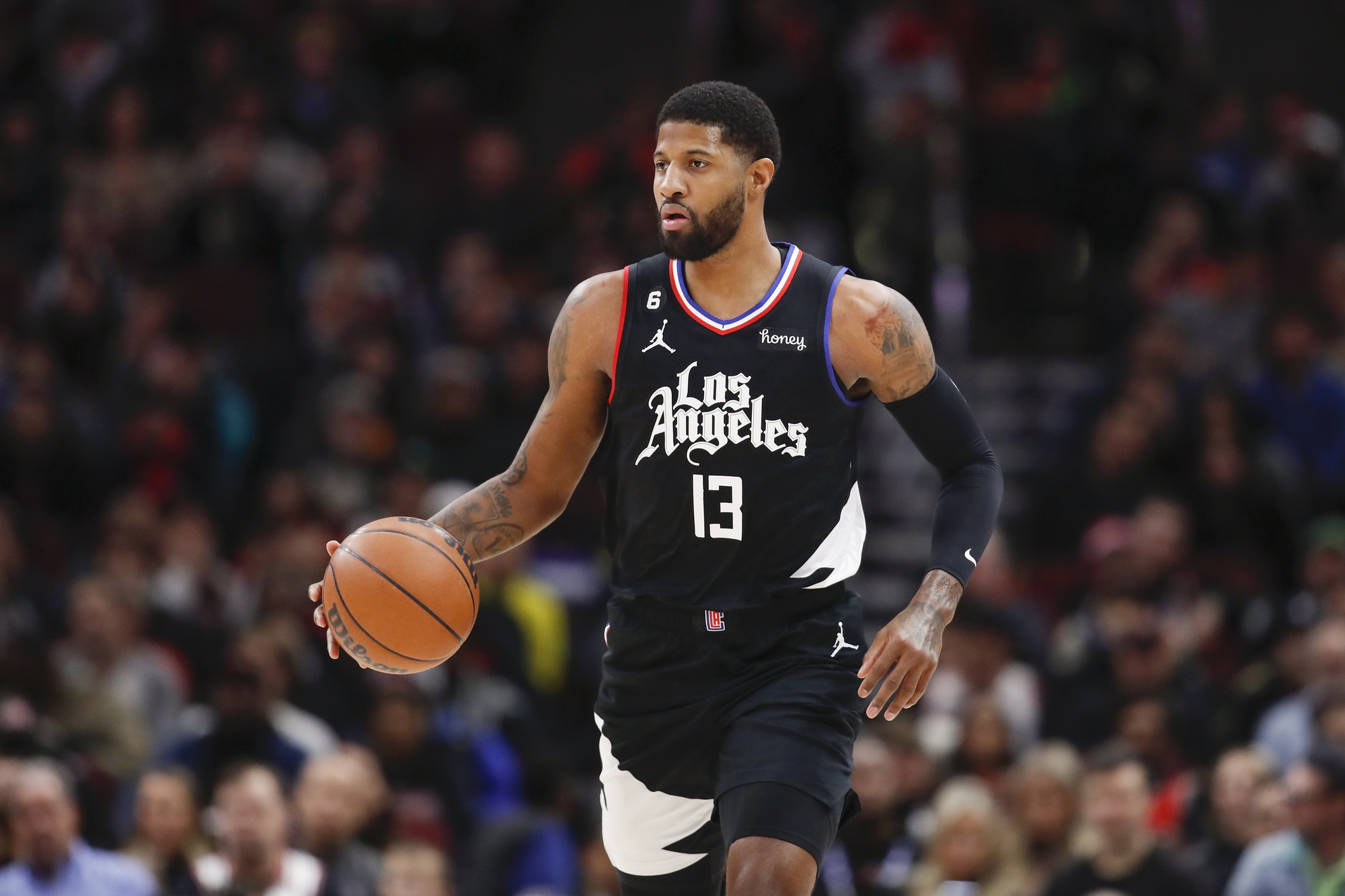 Paul George Sprains Knee, Out At Least 2-3 Weeks | Hoops Rumors