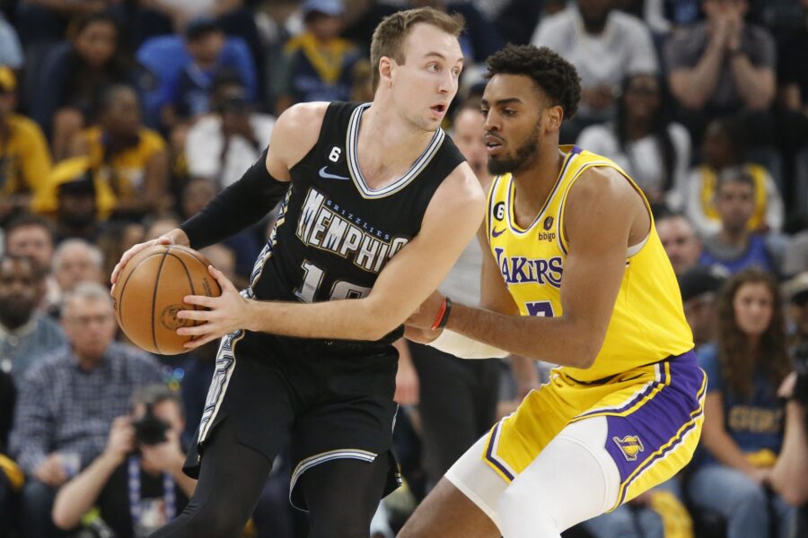 Grizzlies' Luke Kennard Out For Game 6 With Sore Shoulder | Hoops Rumors