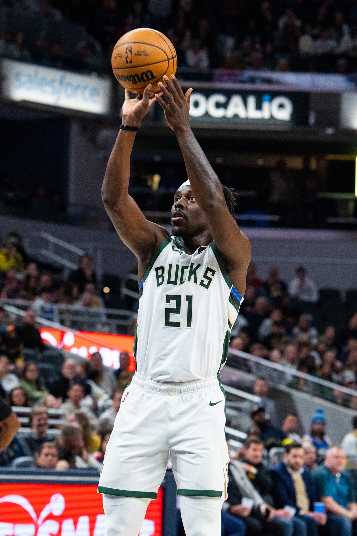 Bucks' Jrue Holiday Named Teammate of the Year | Hoops Rumors