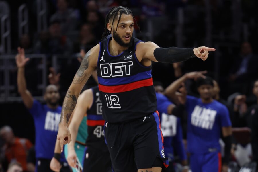 Isaiah Livers Signs Two-Way Deal With Suns | Hoops Rumors