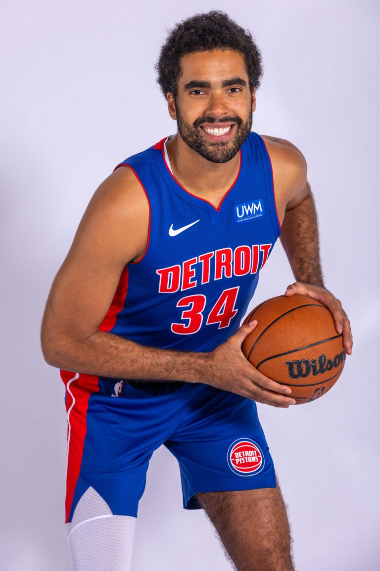 Jontay Porter Signs Two-Way Deal With Raptors | Hoops Rumors