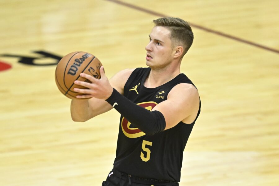 Central Notes: Merrill, Walker, Pacers, Middleton | Hoops Rumors