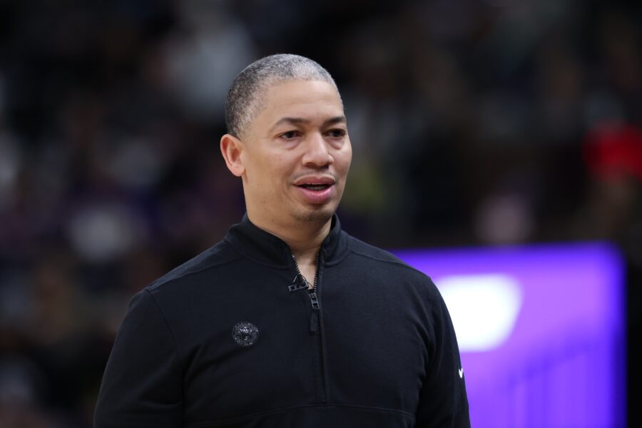 Pacific Notes: Lue, George, Leonard, Podziemski, Kerr, Ellis | Hoops Rumors