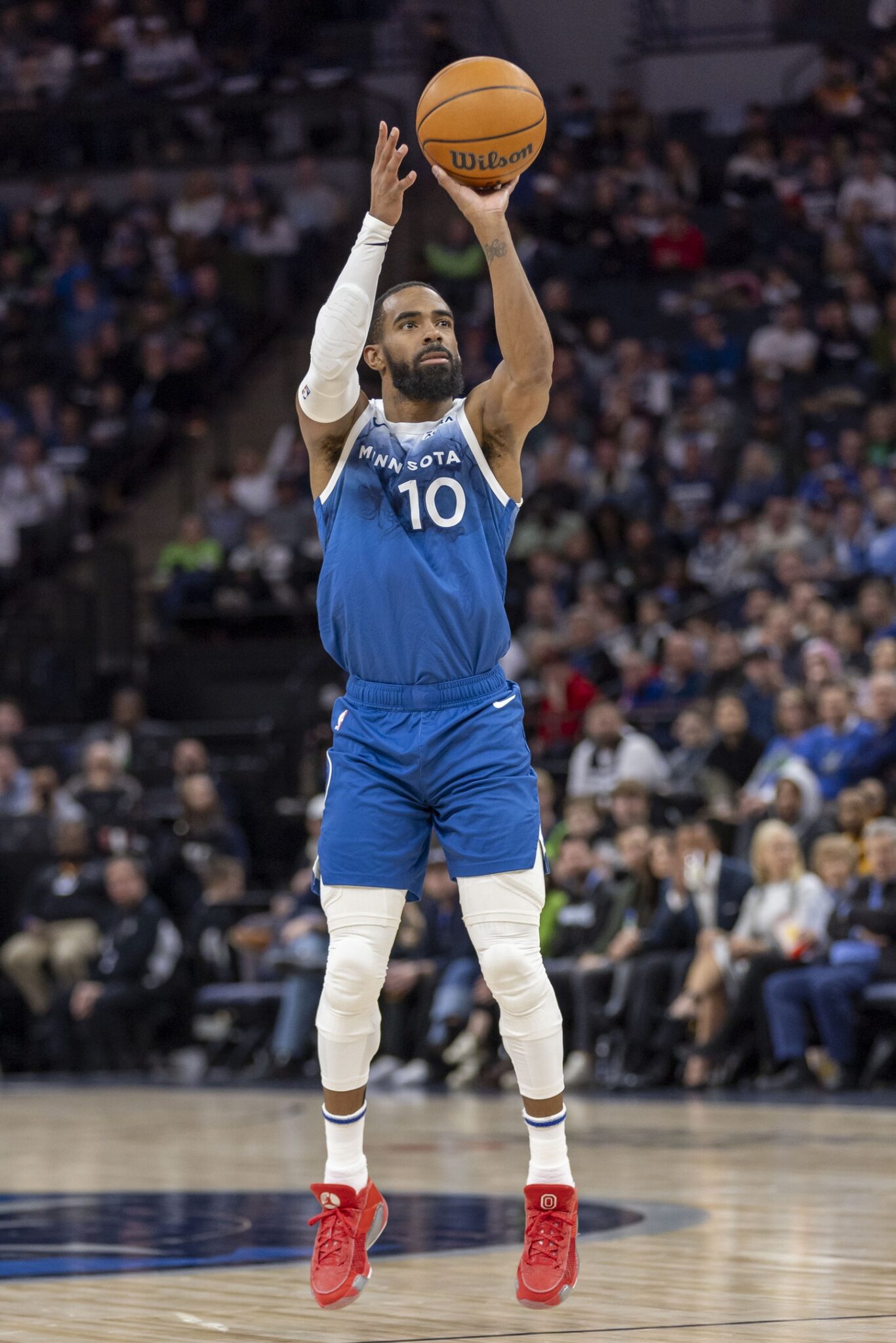 Wolves' Mike Conley Named 2023/24 Teammate Of The Year | Hoops Rumors
