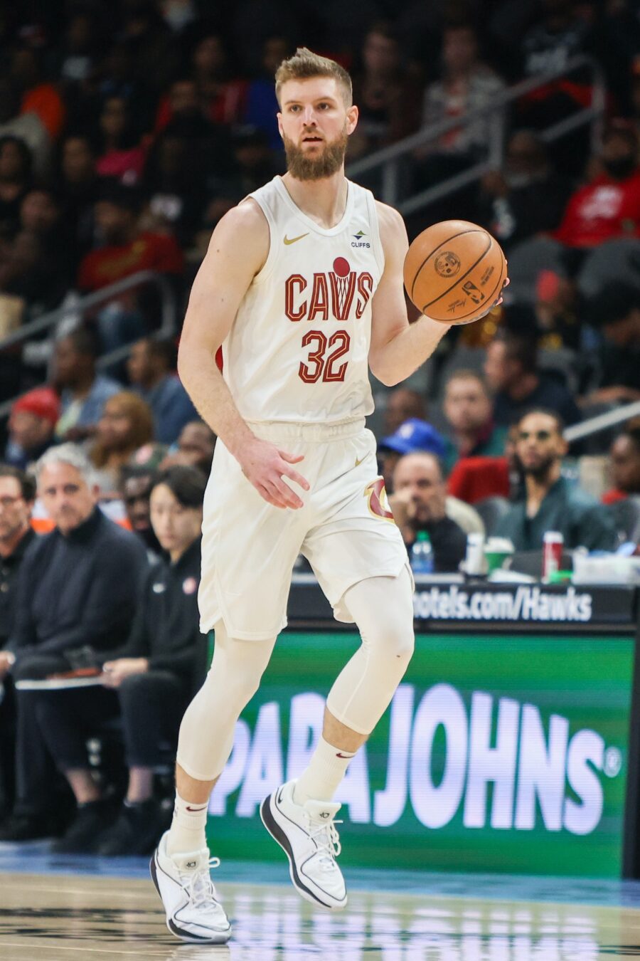 Cavs’ Dean Wade Likely Out Multiple Weeks With Knee Injury | Hoops Rumors