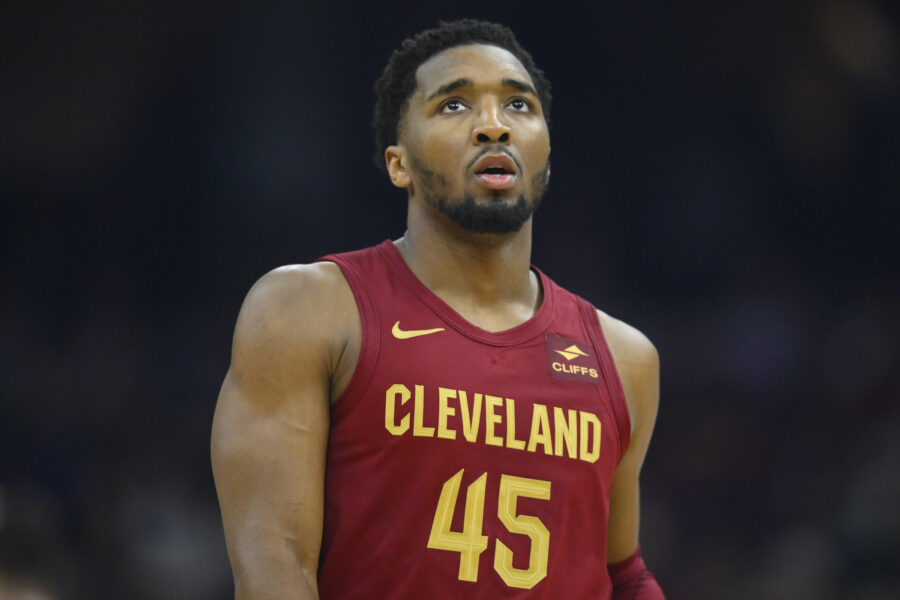 Cavs Notes: Mitchell, Wade, Mobley, 15th Man | Hoops Rumors