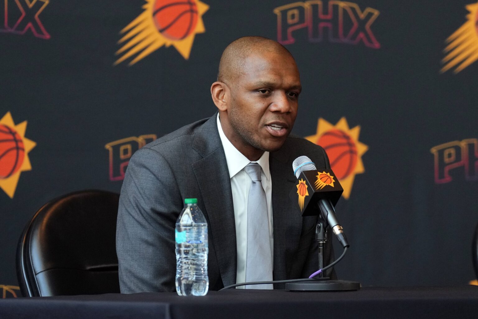 James Jones Leaves Suns For Job In League Office | Hoops Rumors