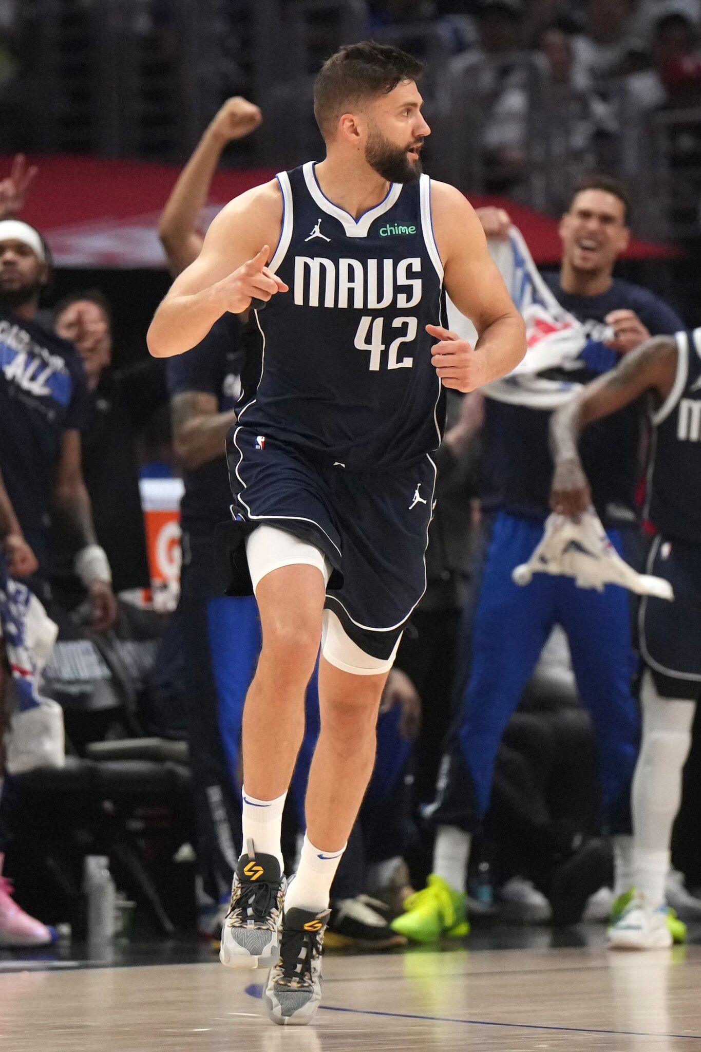 Mavs' Maxi Kleber To Be Reevaluated In Three Weeks After Shoulder ...