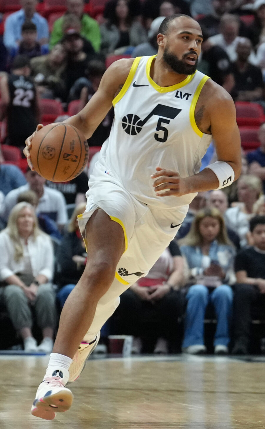 Bulls Sign Talen Horton-Tucker To Exhibit 10 Contract | Hoops Rumors