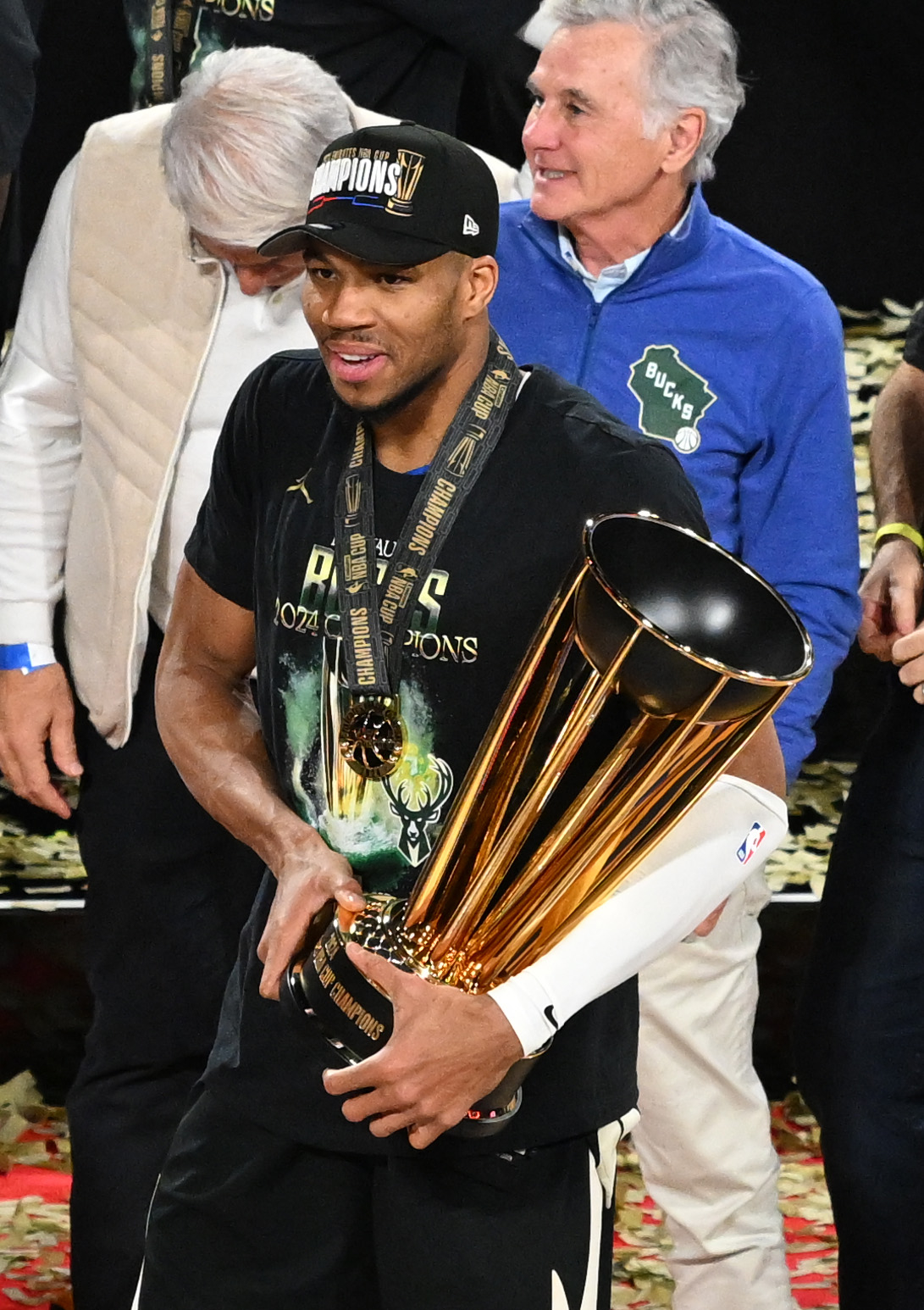 Giannis Antetokounmpo Named 2024 NBA Cup MVP | Hoops Rumors
