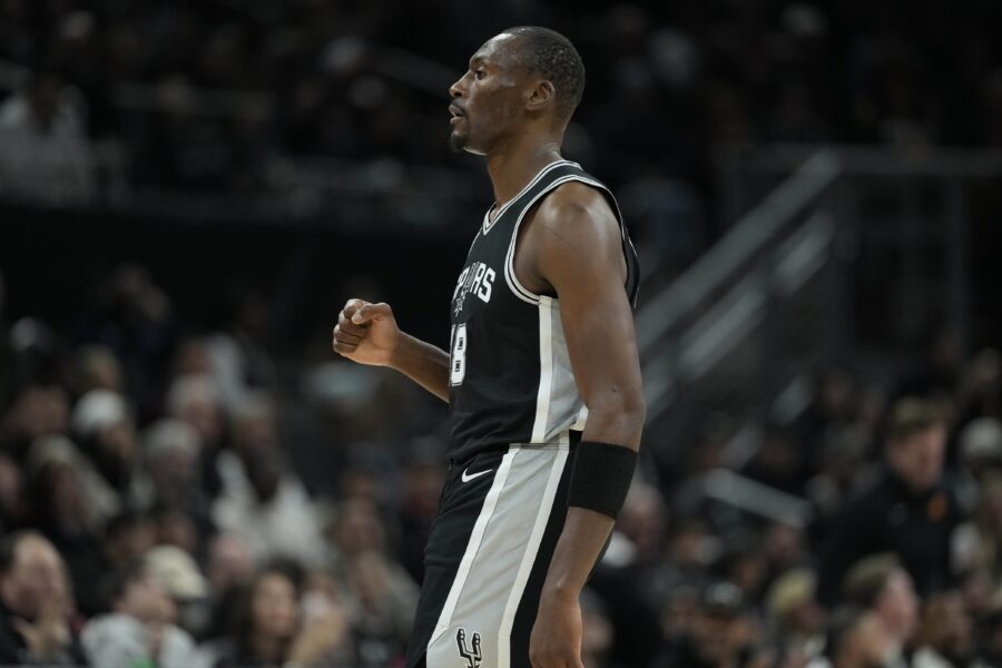 Bismack Biyombo Re-Signs With Spurs On Second 10-Day Deal | Hoops Rumors