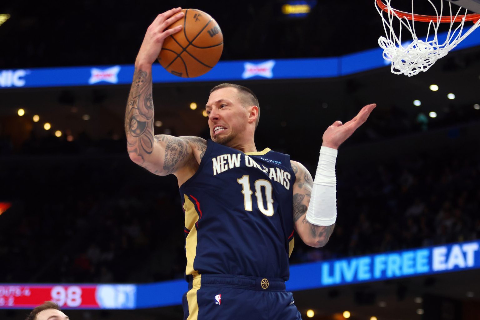 Thunder Waive Daniel Theis | Hoops Rumors
