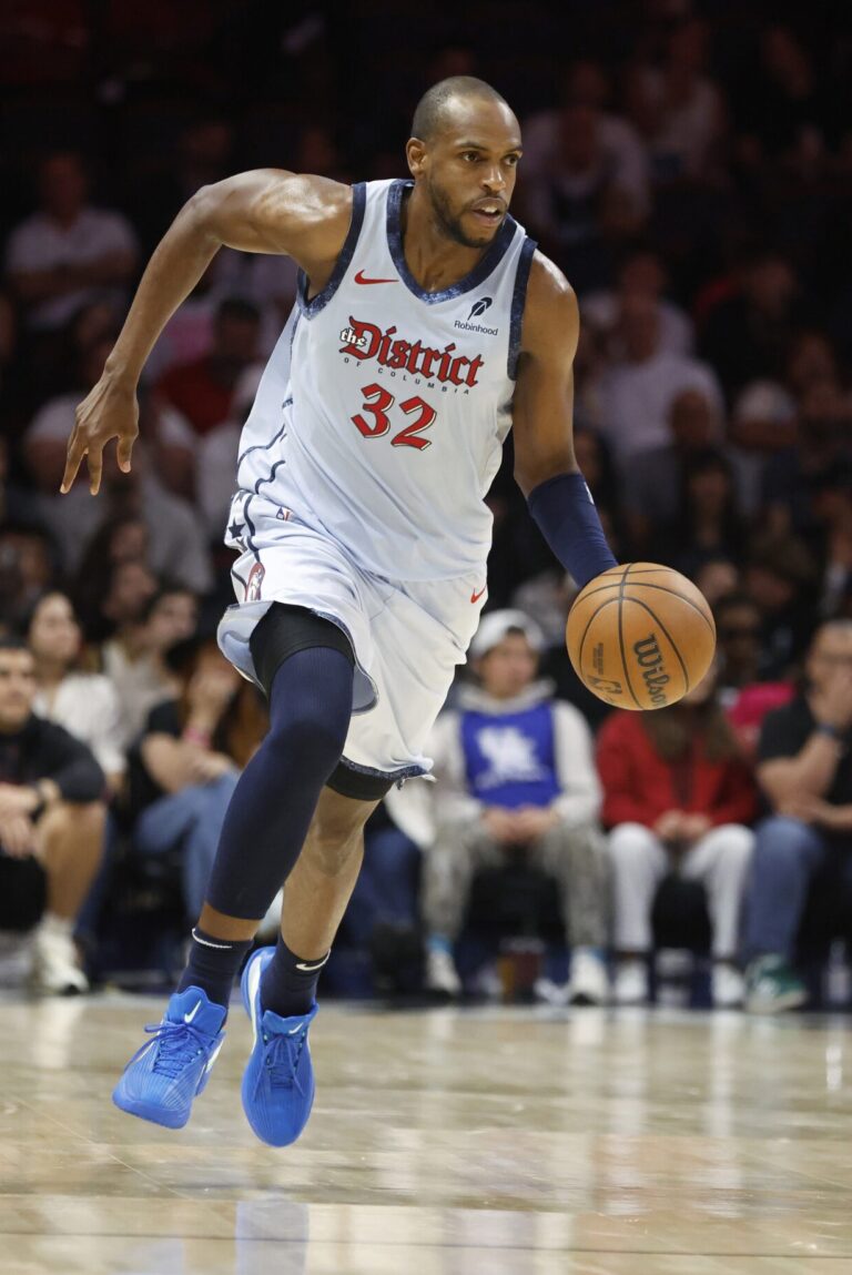 Wizards' Khris Middleton Opts In For 2025/26 | Hoops Rumors