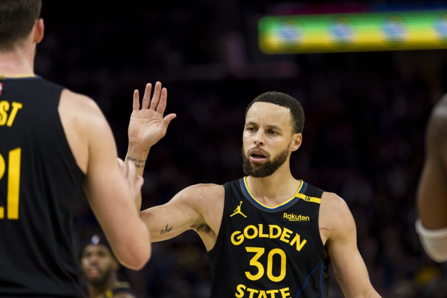 Stephen Curry Out Saturday With Pelvic Contusion | Hoops Rumors