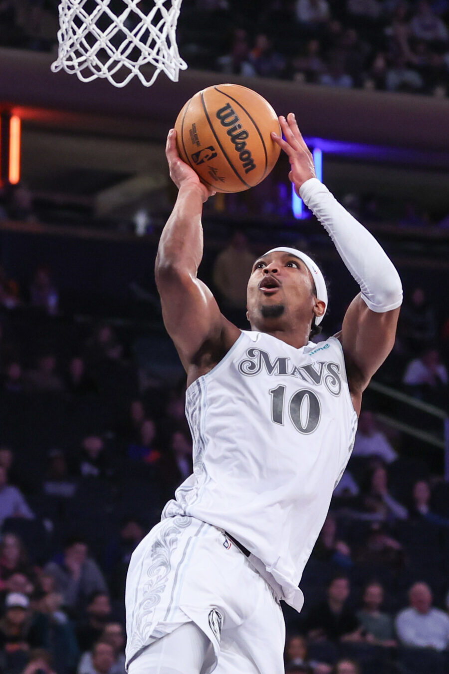 Mavericks Promote Brandon Williams To Standard Contract | Hoops Rumors