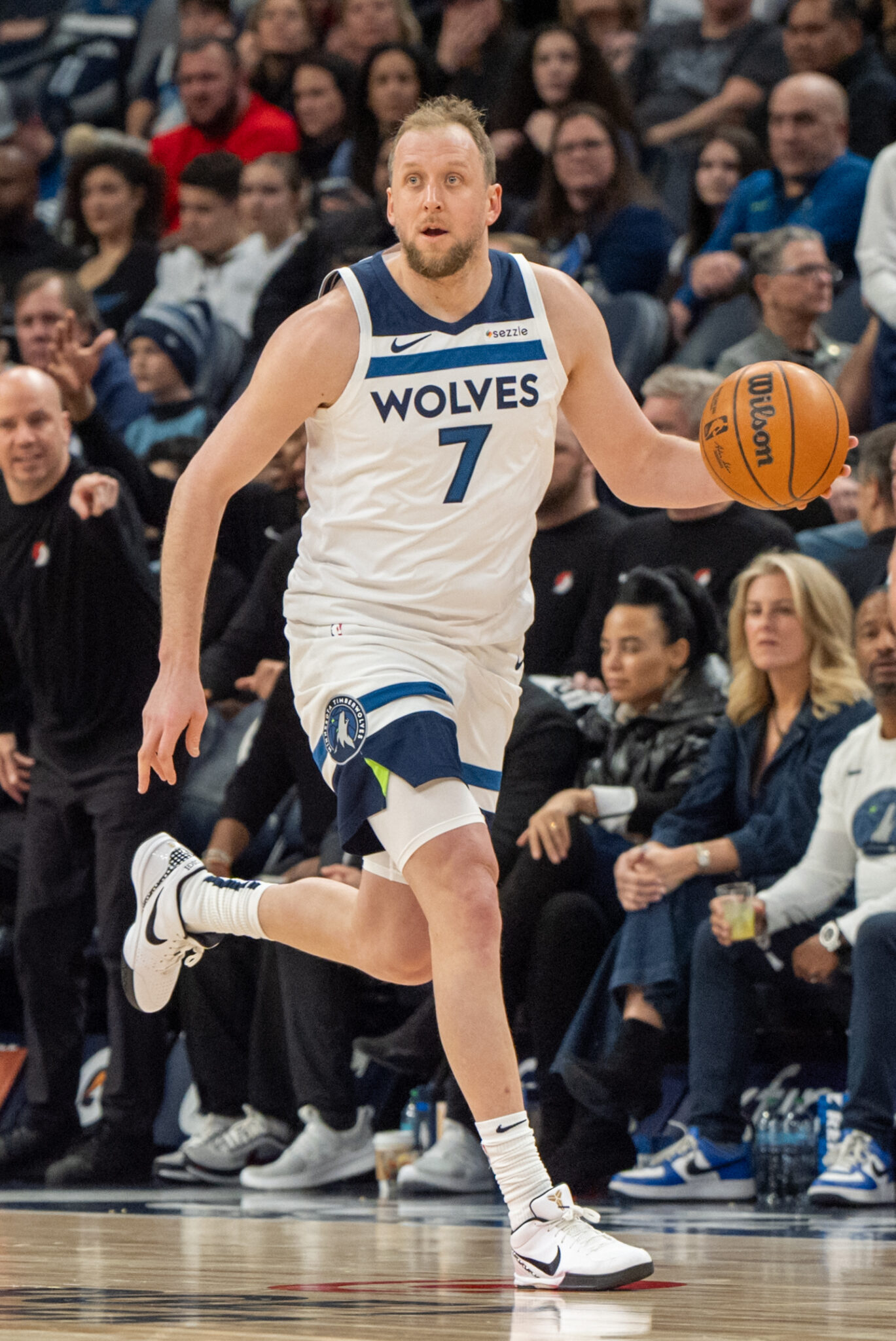 Joe Ingles Re-Signs With Timberwolves | Hoops Rumors