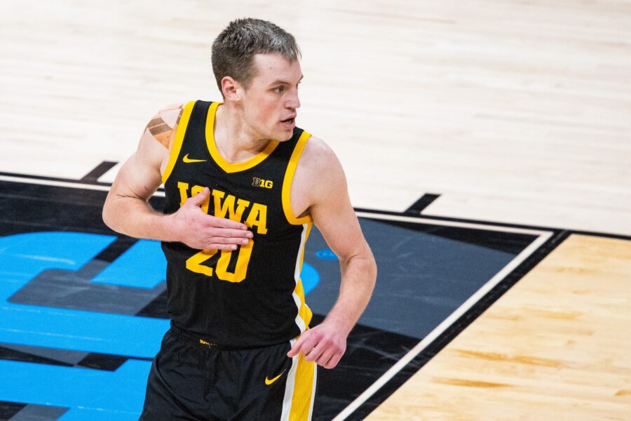 Payton Sandfort Joins Thunder On Two-Way Deal | Hoops Rumors