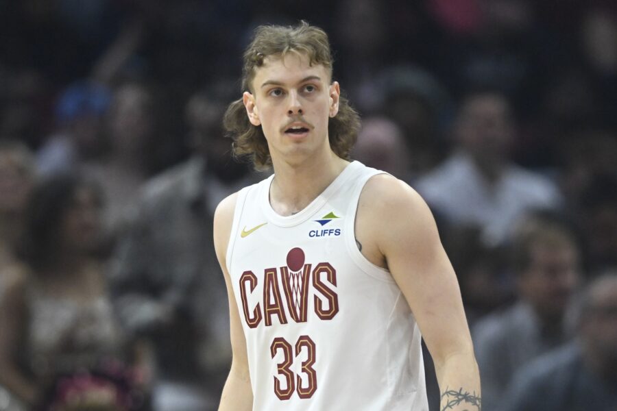 Cavs Re-Sign Luke Travers On Two-Way Contract | Hoops Rumors