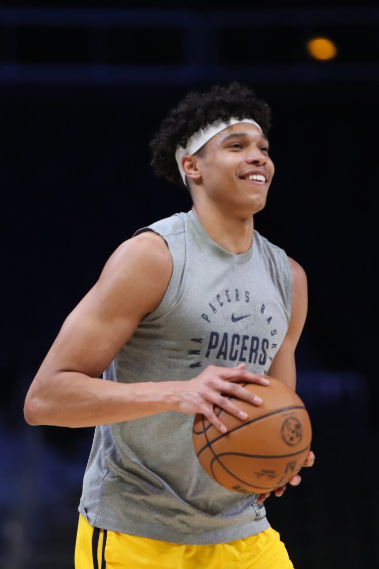 Wolves Sign Enrique Freeman To Two-Way Contract | Hoops Rumors