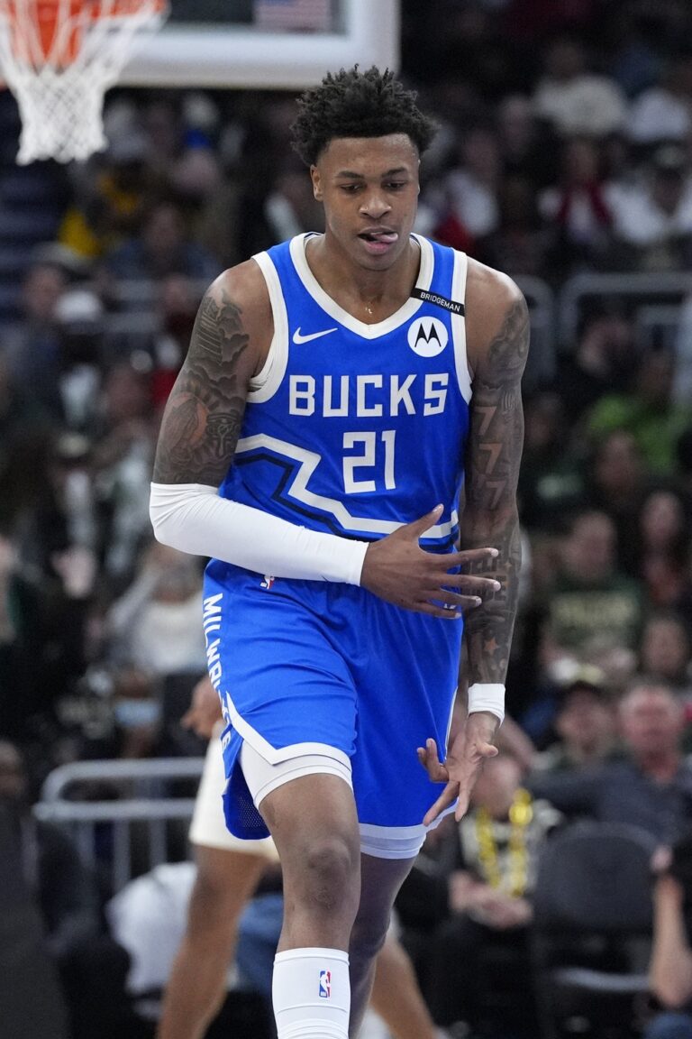 Bucks Waive Tyler Smith | Hoops Rumors