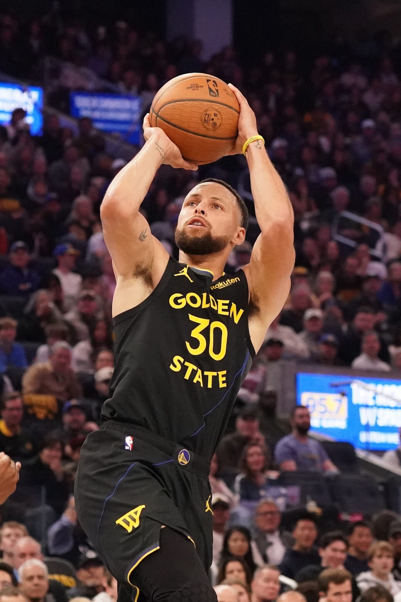 Stephen Curry To Miss Multiple Games With Quad Injury | Hoops Rumors