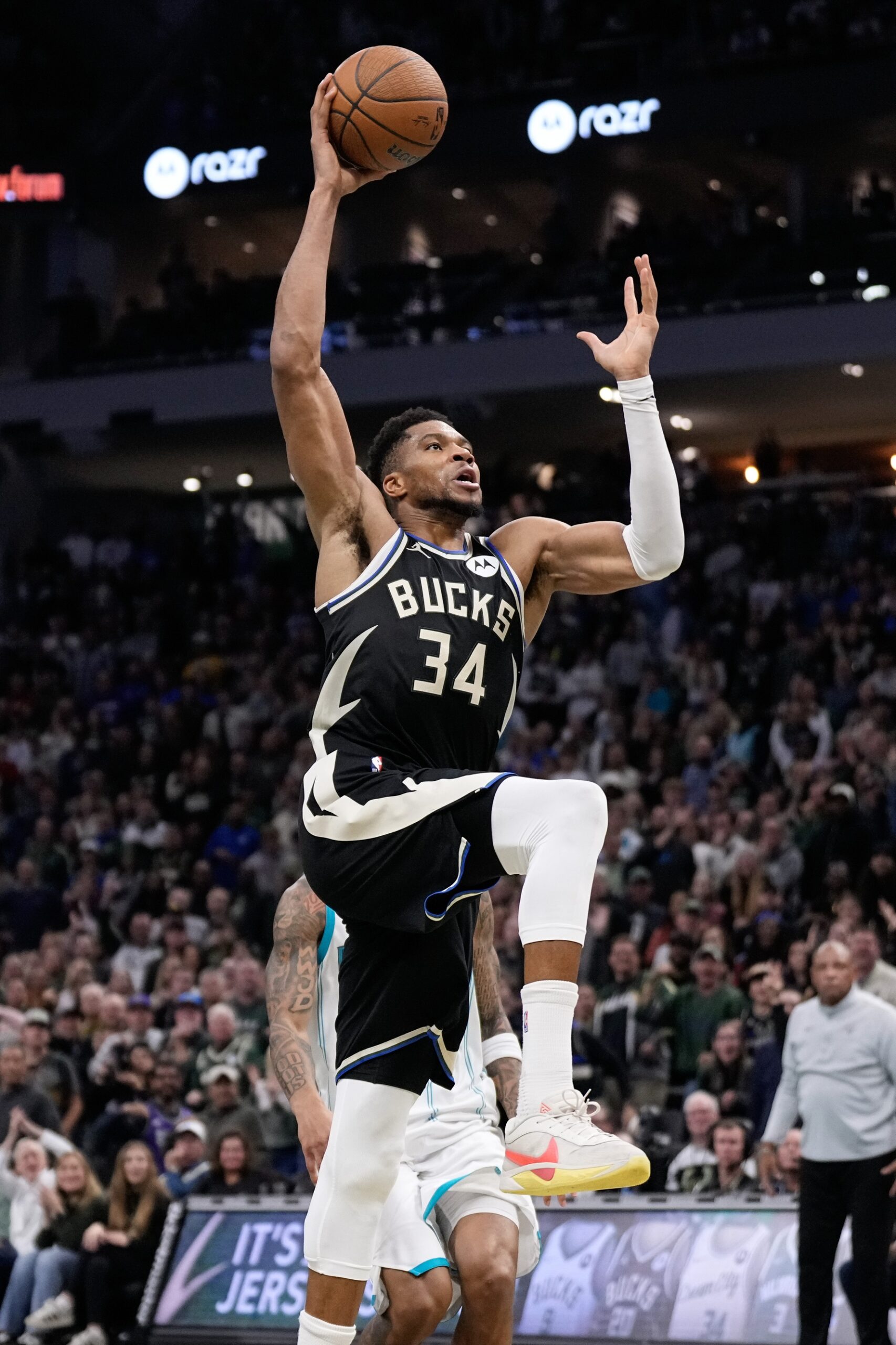 Giannis Reportedly 'Ready For New Home'; Bucks Listening To Offers ...