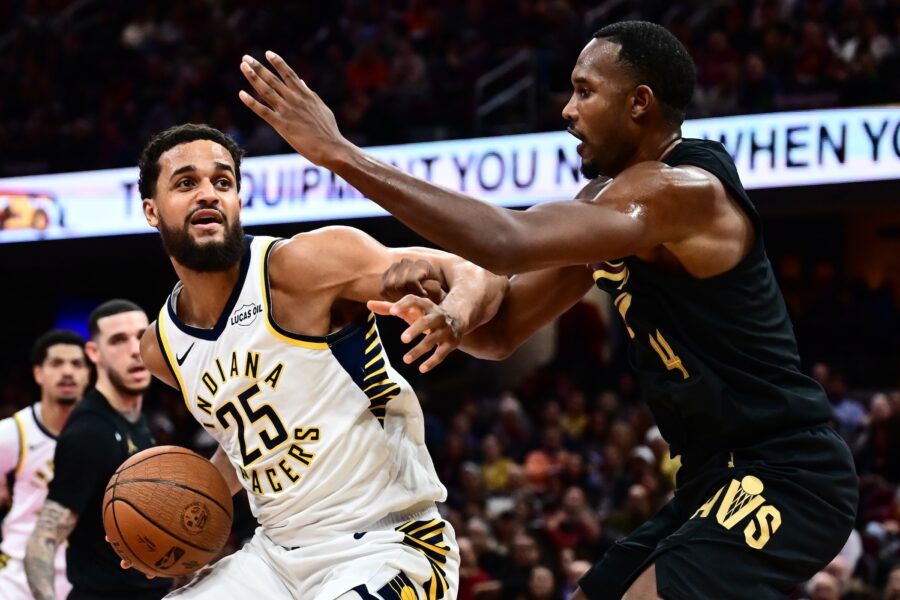 Mavericks Sign Jeremiah Robinson-Earl To 10-Day Deal Amid Injuries ...