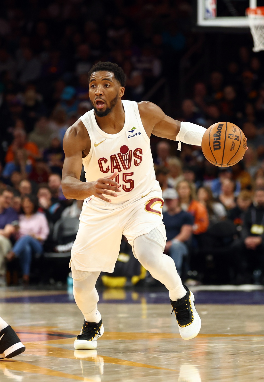 Mitchell, Harden Express Desire To Remain With Cavs | Hoops Rumors