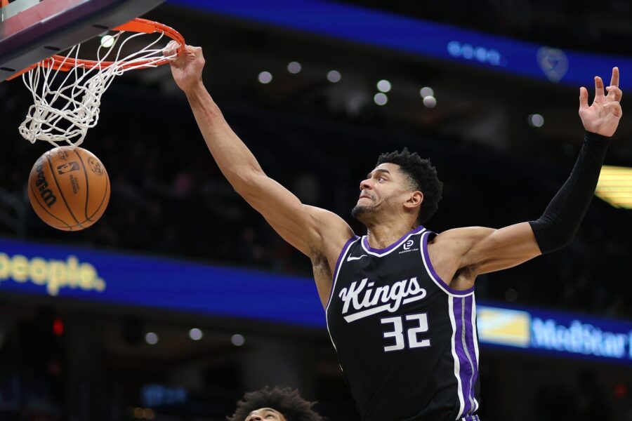 Kings Convert Dylan Cardwell To Four-Year Standard Deal | Hoops Rumors