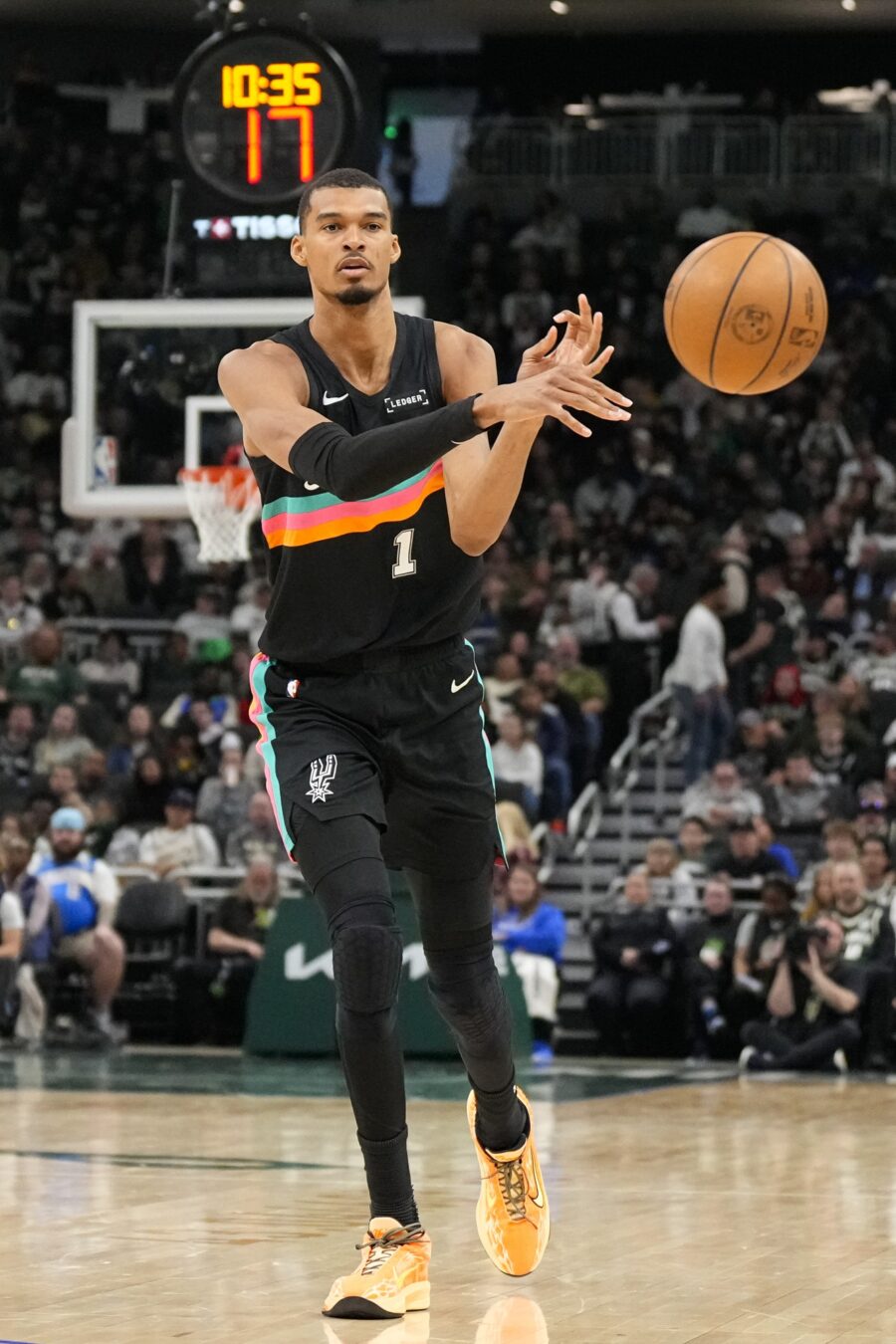 Wemby, Kawhi Meet 65-Game Criteria; Jokic One Game Away | Hoops Rumors